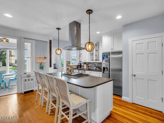 8 Deal Lake Court