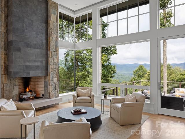 8 Deer Grass Court