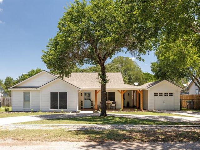 8 Deer Ridge Rd, Wimberley, TX 78676