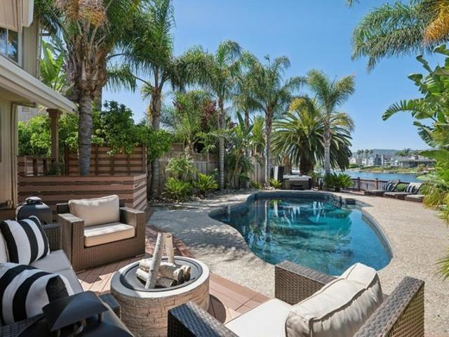 8 Del Oro Lagoon, Novato, CA 94949