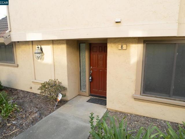 8 Del Prado Cir