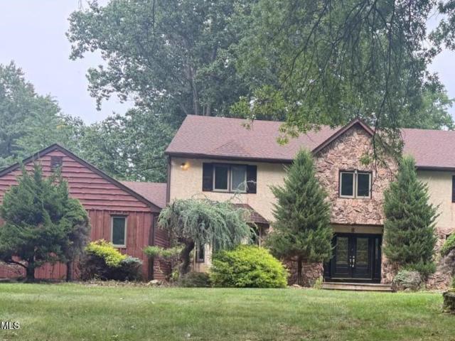 8 Delwood Drive