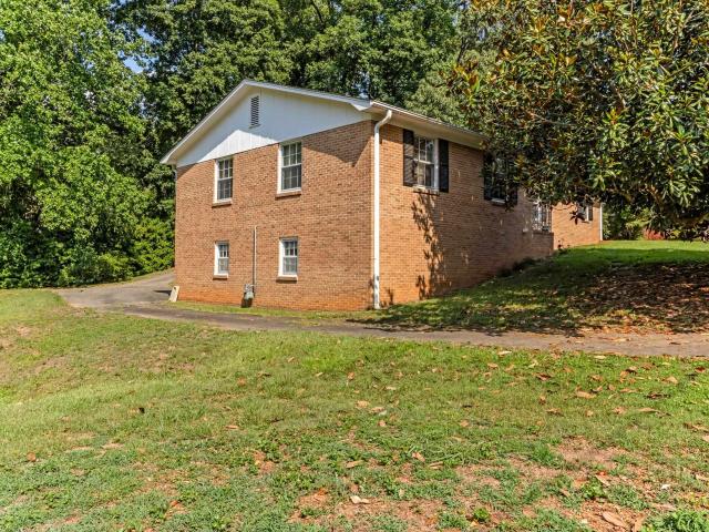 8 Dickens Lane