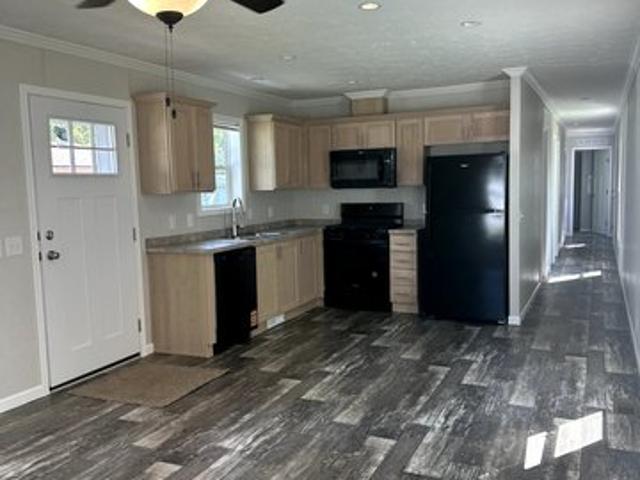 8 Diane Ct, McKean, PA 16426