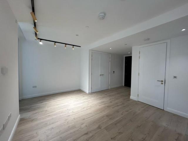 8 Dingley Road, London, EC1V 8DN 1 bed apartment to rent £3,796 pcm £876 pw