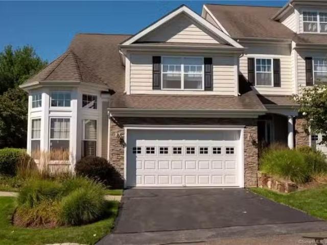 8 Dogwood Court, 8, Middlebury, CT 06762