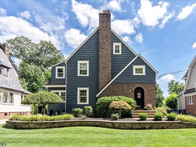 8 Doering Way, Cranford, NJ 07016