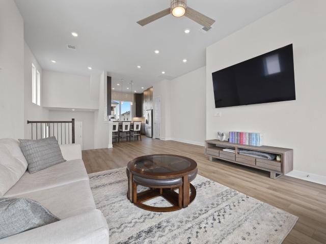 8 Doverland Dr