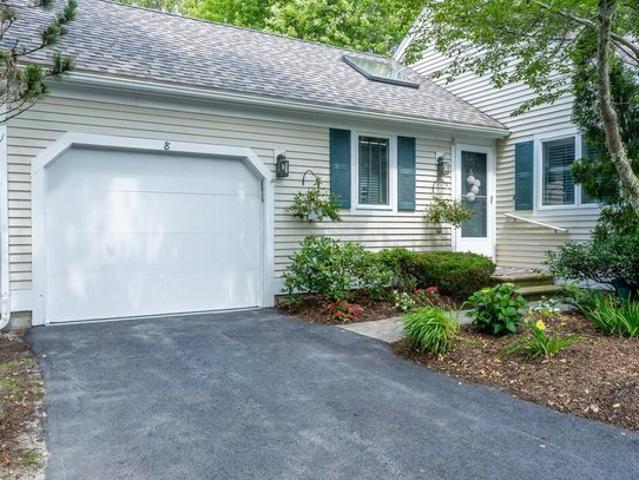 8 Executive Dr, Mashpee, MA 02649