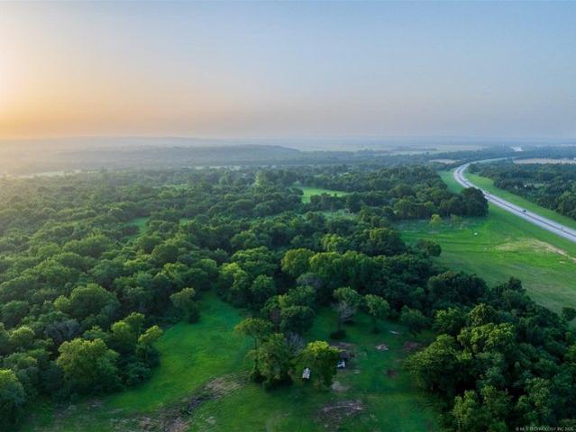 8 E 60th St N, Porter, OK 74454