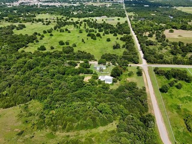 8 E 880 Rd, Stroud, OK 74079