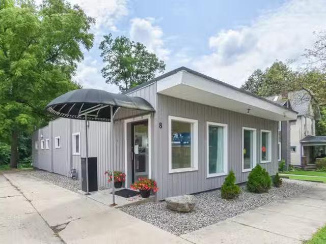 8 E Bacon St, Hillsdale, MI 49242 MLS 24037847