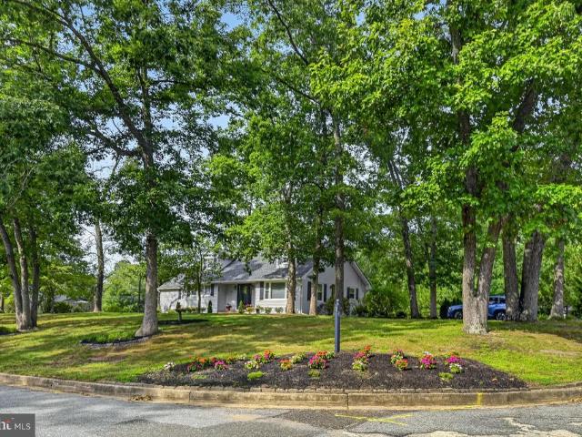 8 E Forest Glen Drive