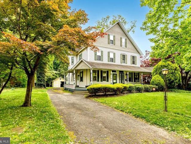 8 E Oak Ave, Moorestown, NJ 08057