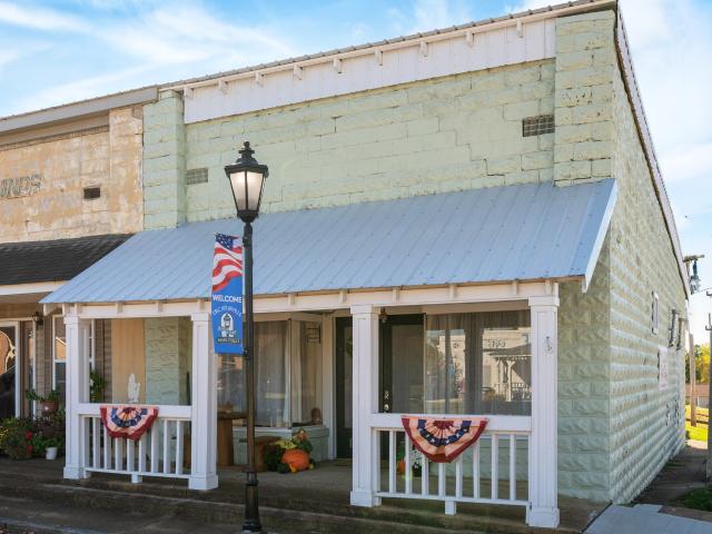 8 E Main St, Decaturville, TN 38329 | MLS #3180 | Compass