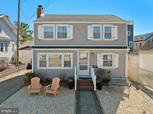 8 E Maryland Avenue