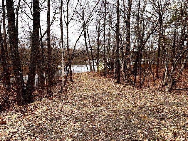 8 Easy St, Lincoln, ME 04457