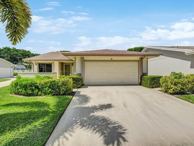 8 Eaton Pl, Boynton Beach, FL 33426