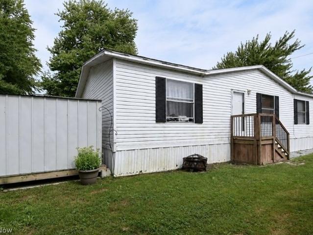 8 Eddy Rd, Madison, OH 44057