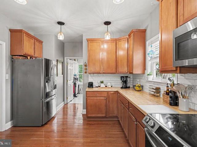 8 Elk Lane