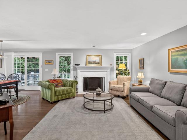 8 Elizabeth Circle UNIT 8