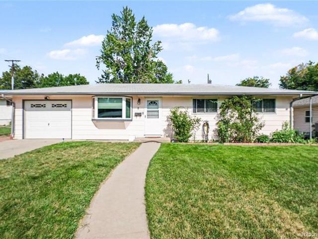 8 Elizabeth Ct, Longmont, CO 80501