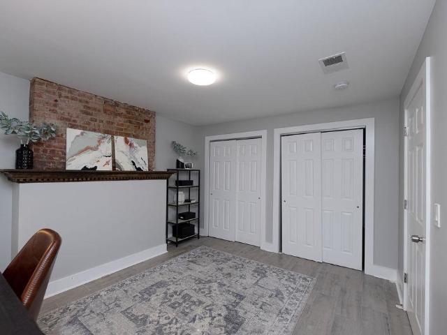 8 Elizabeth St # 1