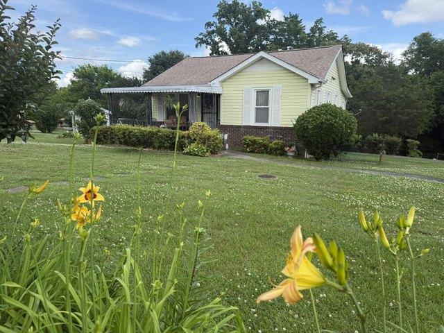 8 Elizabeth St, Rossville, GA 30741