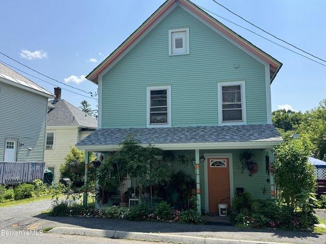 8 Fuller St, North Adams, MA 01247