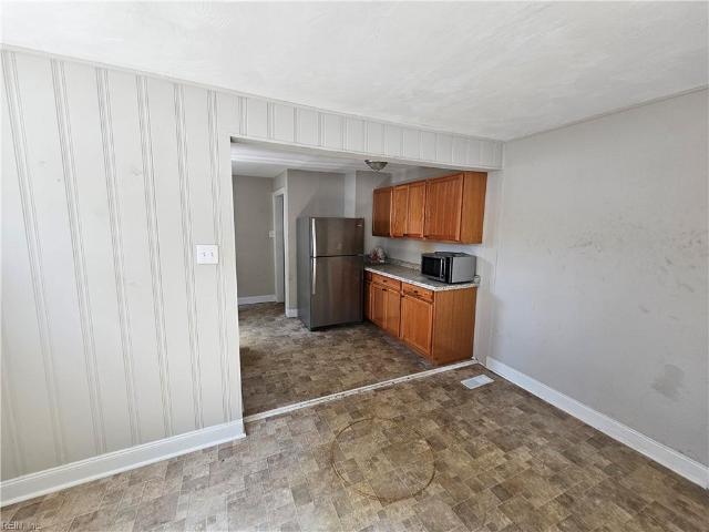 8 Fairview CIR S