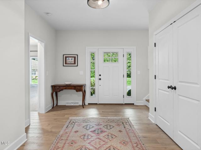 8 Fairway Court