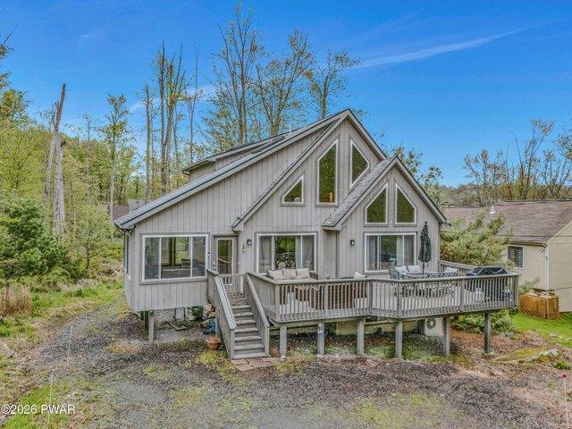 8 Fairway Ct, Lake Ariel, PA 18436