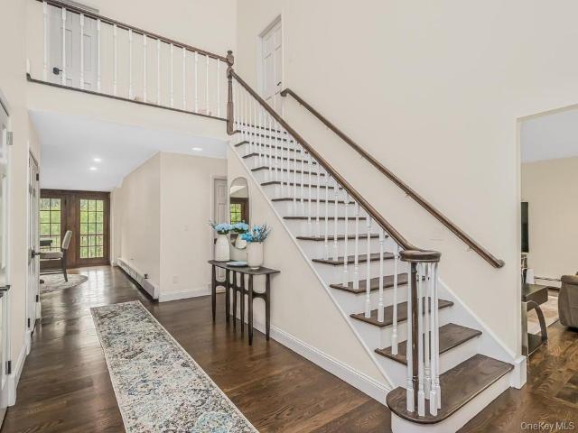 8 Fairgreen Court