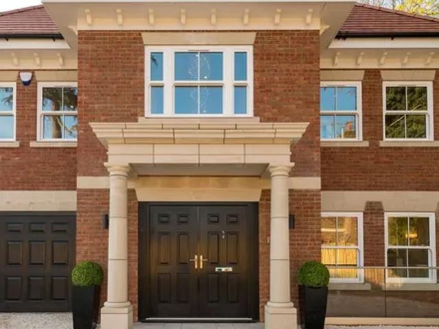 8 Fairgreen East, London, EN4 0QR, United Kingdom | 5 bed house for rent #167256951 | Rentberry