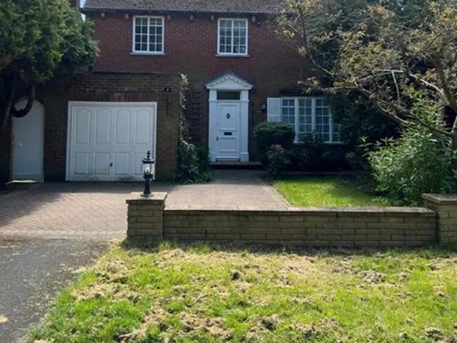 8 Fairgreen East, London, EN4 0QR, United Kingdom | 5 bed house for rent #123818421 | Rentberry