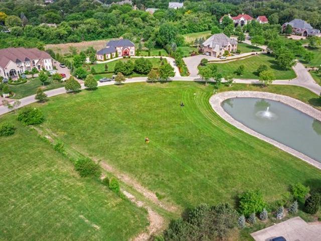 8 Falcon Lakes Dr, South Barrington, IL 60010 | MLS #12277
