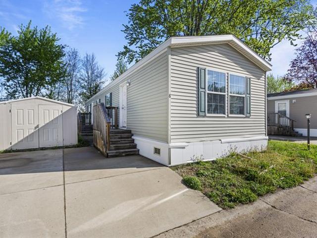 8 Fern St, Urbana, IL 61802