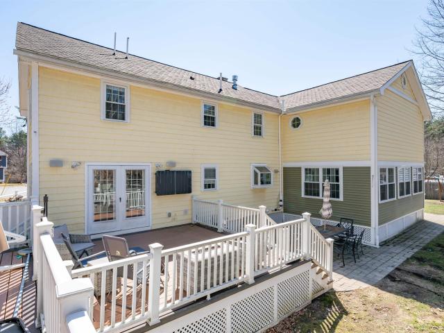8 Ferncroft Drive