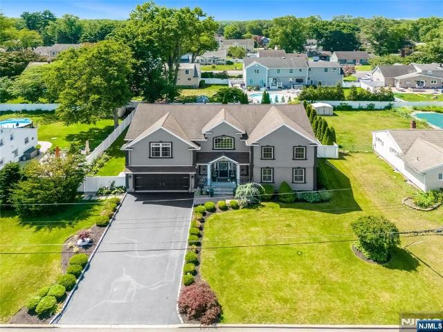 8 Ferndale Place