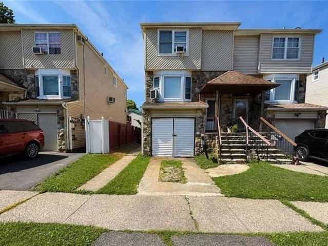 8 Field St, Staten Island, NY 10314