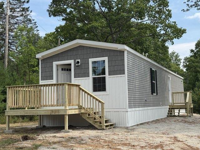 8 Fir Dr, Norway, ME 04268