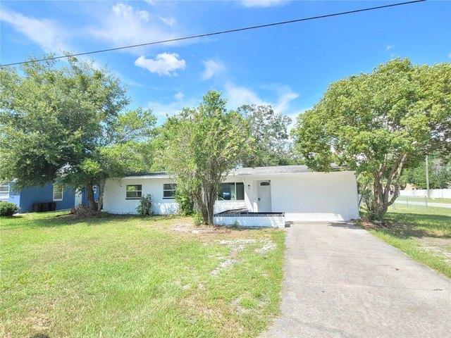 8 Flamevine Ln, Debary, FL 32713