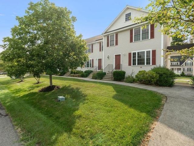 8 Footbridge Ln, Dover, NH 03820