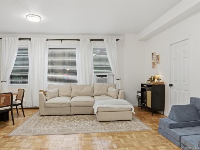 8 Fordham Hill Oval 1C