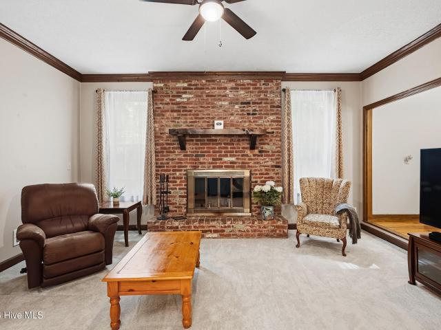 8 Foxhil Drive