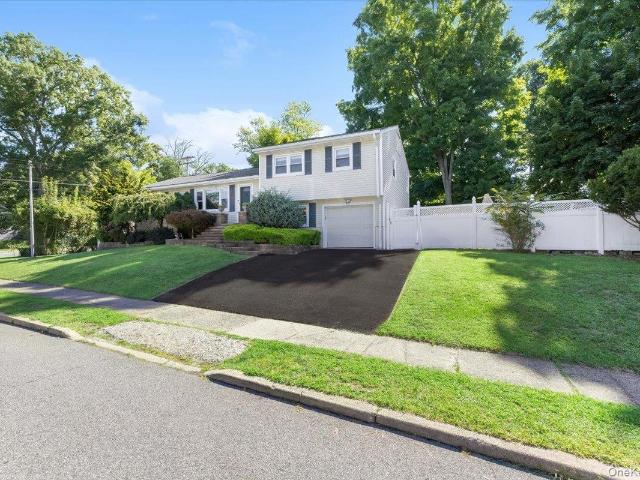 8 Foxwood Avenue