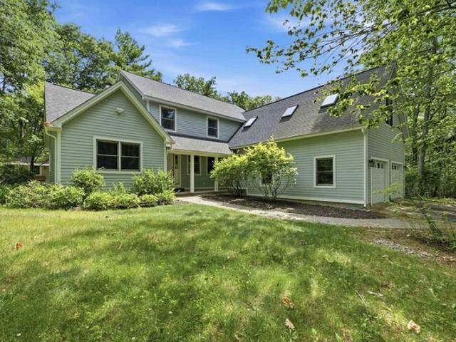 8 Freshet Rd, Madbury, NH 03823