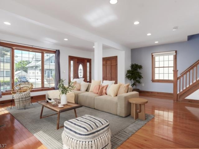 8 Garden Pl