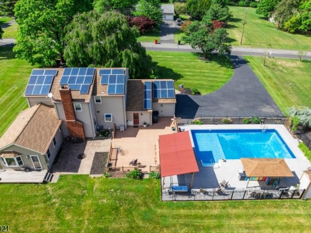 8 Garrett Dr