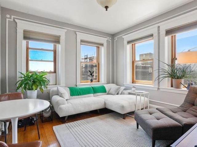 8 Garrison St Apt 706, Boston, MA 02116